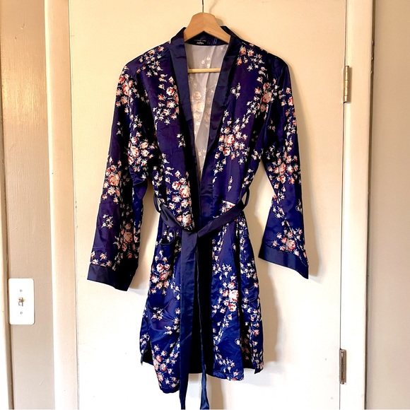 Morgan Lane | Intimates & Sleepwear | Morgan Lane Floral Robe | Poshmark